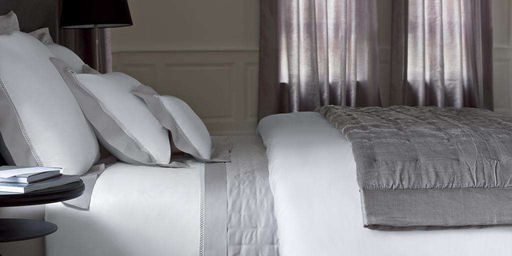 Walton Bedding by Yves Delorme – Everett Stunz
